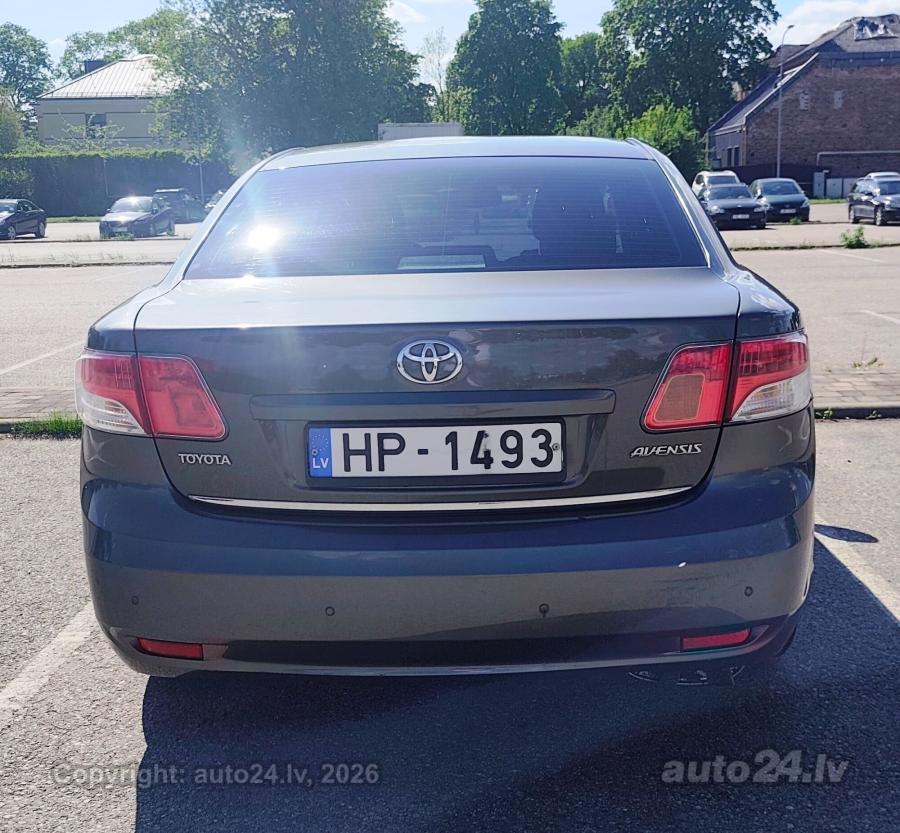 Grey Toyota Avensis 2011 in Jelgava, with an engine capacity of 2.00 L and mileage of 243 thousand km for 4300 €, photo 8 on AUTOMOTO.COM.LV
