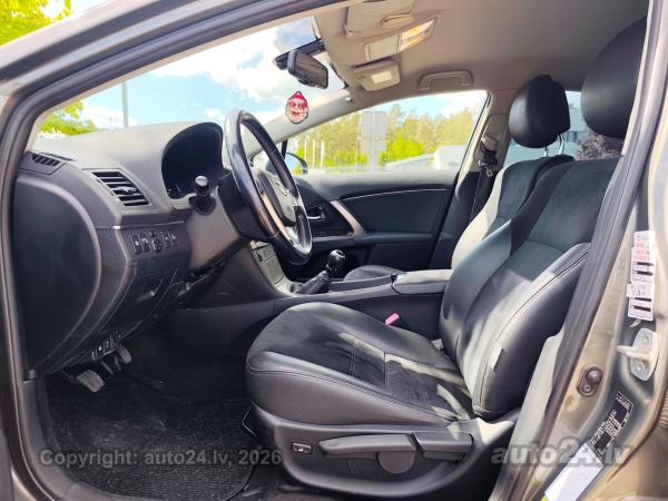 Pelēks Toyota Avensis 2011 Jelgava, ar dzinēja tilpumu 2.00 L un nobraukumu 243 tūkst. km par 4300 €, foto 8 vietnē AUTOMOTO.COM.LV