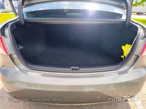 Grey Toyota Avensis 2011 in Jelgava, with an engine capacity of 2.00 L and mileage of 243 thousand km for 4300 €, photo 12 on AUTOMOTO.COM.LV