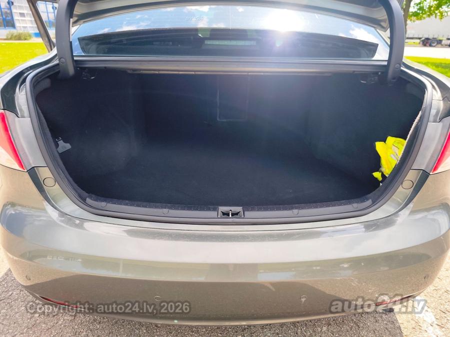 Grey Toyota Avensis 2011 in Jelgava, with an engine capacity of 2.00 L and mileage of 243 thousand km for 4300 €, photo 12 on AUTOMOTO.COM.LV