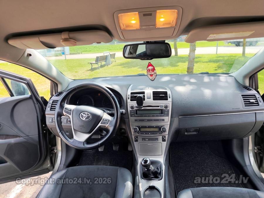 Grey Toyota Avensis 2011 in Jelgava, with an engine capacity of 2.00 L and mileage of 243 thousand km for 4300 €, photo 15 on AUTOMOTO.COM.LV