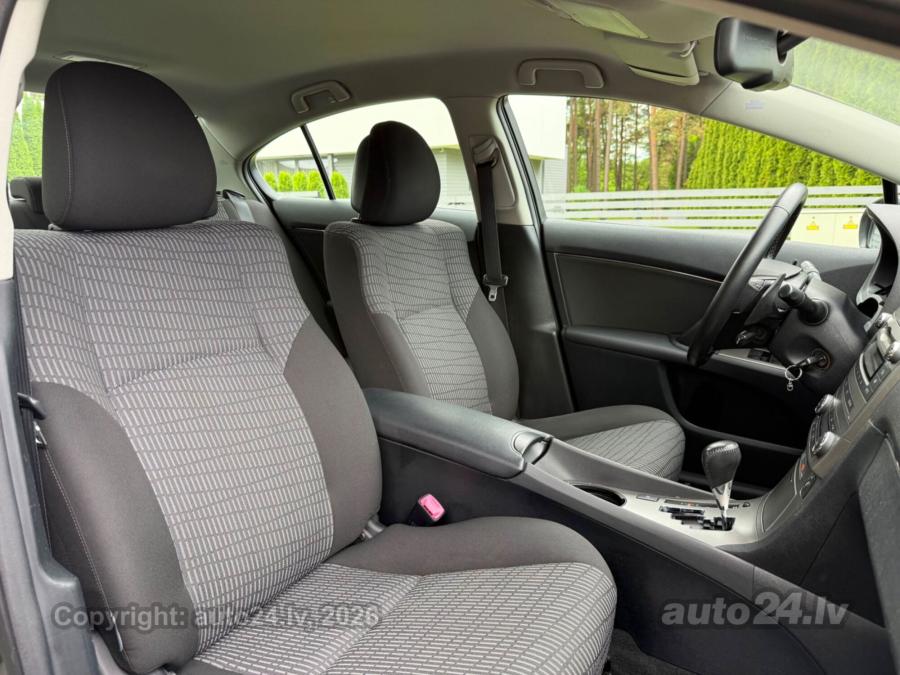 Серый Тойота Авенсис 2011 в Таллин, объемом двигателя 2.00 л и пробегом 100 тыс. км за 9500 €, фото 12 на AUTOMOTO.COM.LV