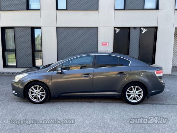 Серый Тойота Авенсис 2011 в Тарту, объемом двигателя 1.80 л и пробегом 320 тыс. км за 4599 €, фото 5 на AUTOMOTO.COM.LV