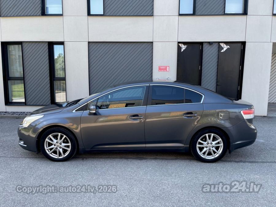 Серый Тойота Авенсис 2011 в Тарту, объемом двигателя 1.80 л и пробегом 320 тыс. км за 4599 €, фото 6 на AUTOMOTO.COM.LV