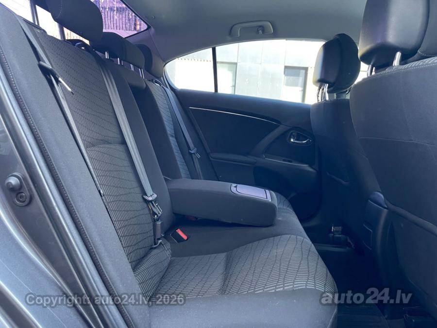 Серый Тойота Авенсис 2011 в Тарту, объемом двигателя 1.80 л и пробегом 320 тыс. км за 4599 €, фото 12 на AUTOMOTO.COM.LV