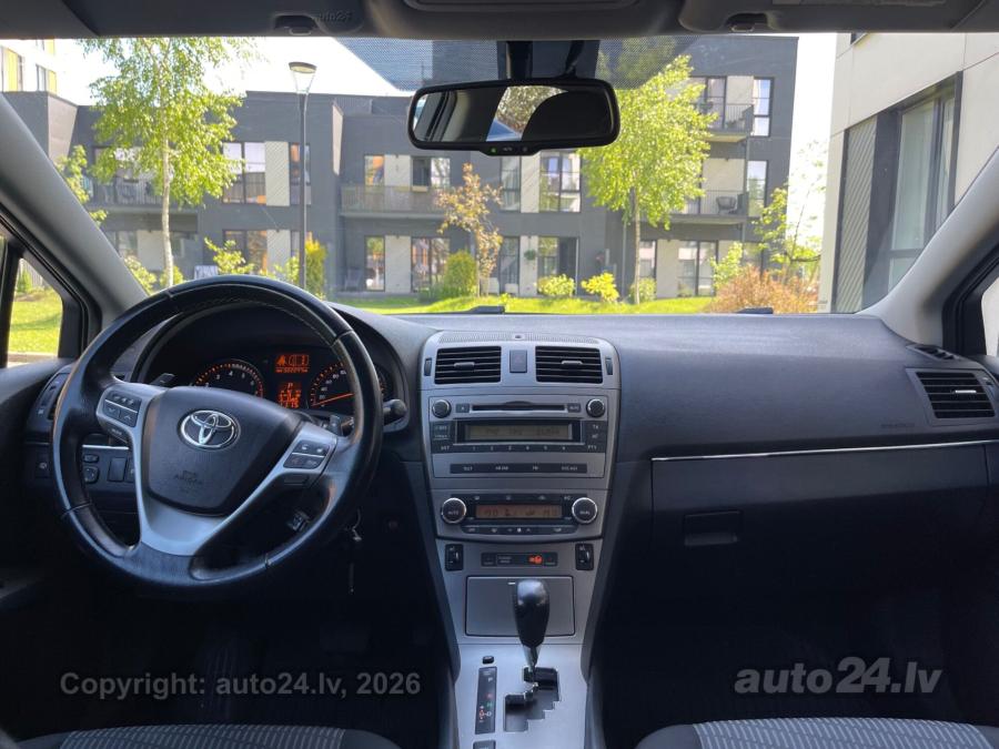 Серый Тойота Авенсис 2011 в Тарту, объемом двигателя 1.80 л и пробегом 320 тыс. км за 4599 €, фото 13 на AUTOMOTO.COM.LV