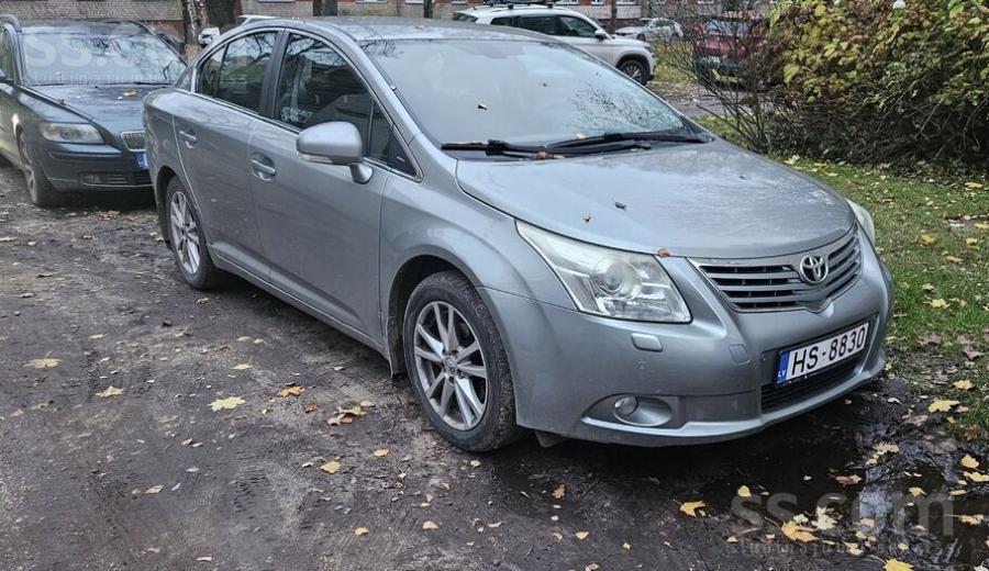 Grey Toyota Avensis 2011 in Riga, with an engine capacity of 1.80 L and mileage of 185 thousand km for 4900 €, photo 3 on AUTOMOTO.COM.LV