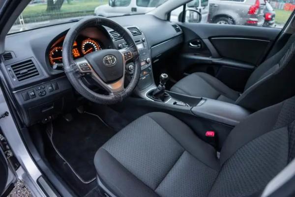 Серый Тойота Авенсис 2011 в Лиепая, объемом двигателя 2.20 л и пробегом 216 тыс. км за 7600 €, фото 8 на AUTOMOTO.COM.LV