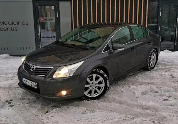 Серый Тойота Авенсис 2011 в Рига, объемом двигателя 2.00 л и пробегом 140 тыс. км за 7990 €, фото 1 на AUTOMOTO.COM.LV