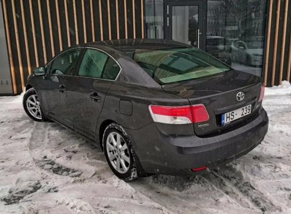Серый Тойота Авенсис 2011 в Рига, объемом двигателя 2.00 л и пробегом 140 тыс. км за 7990 €, фото 2 на AUTOMOTO.COM.LV