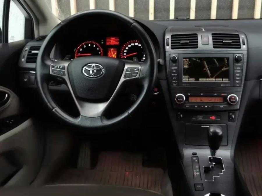 Серый Тойота Авенсис 2011 в Рига, объемом двигателя 2.00 л и пробегом 140 тыс. км за 7990 €, фото 9 на AUTOMOTO.COM.LV