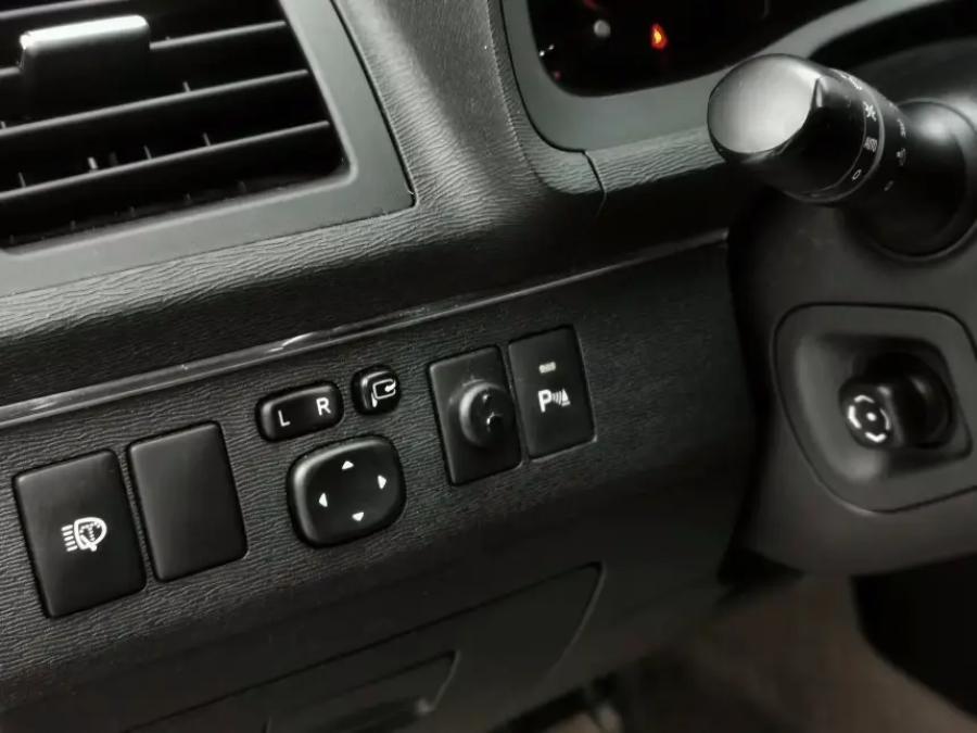 Серый Тойота Авенсис 2011 в Рига, объемом двигателя 2.00 л и пробегом 140 тыс. км за 7990 €, фото 14 на AUTOMOTO.COM.LV