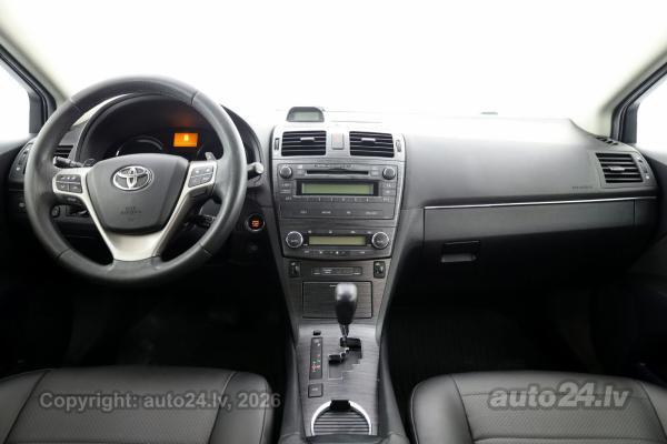 Grey Toyota Avensis 2011 in Tallinn, with an engine capacity of 2.00 L and mileage of 343 thousand km for 2999 €, photo 5 on AUTOMOTO.COM.LV