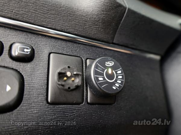 Grey Toyota Avensis 2011 in Tallinn, with an engine capacity of 2.00 L and mileage of 343 thousand km for 2999 €, photo 10 on AUTOMOTO.COM.LV