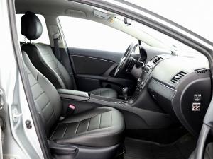 Pelēks Toyota Avensis 2011 Tallina, ar dzinēja tilpumu 2.00 L un nobraukumu 343 tūkst. km par 2999 €, foto 7 vietnē AUTOMOTO.COM.LV