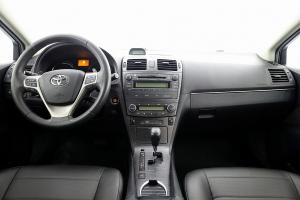 Pelēks Toyota Avensis 2011 Tallina, ar dzinēja tilpumu 2.00 L un nobraukumu 343 tūkst. km par 2999 €, foto 15 vietnē AUTOMOTO.COM.LV