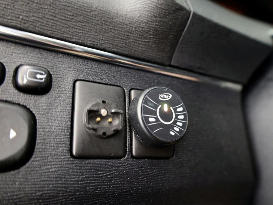 Pelēks Toyota Avensis 2011 Tallina, ar dzinēja tilpumu 2.00 L un nobraukumu 343 tūkst. km par 2999 €, foto 18 vietnē AUTOMOTO.COM.LV