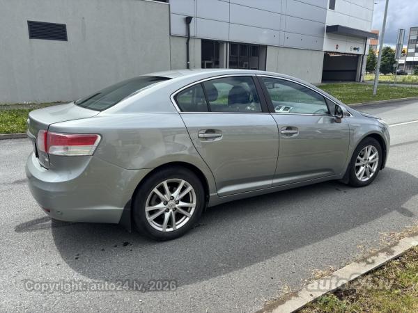 Grey Toyota Avensis 2011 in Tallinn, with an engine capacity of 1.80 L and mileage of 162 thousand km for 6999 €, photo 2 on AUTOMOTO.COM.LV