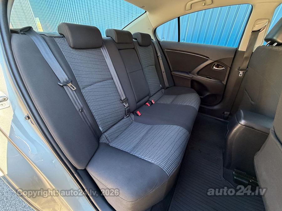 Серый Тойота Авенсис 2011 в Таллин, объемом двигателя 1.80 л и пробегом 226 тыс. км за 5700 €, фото 16 на AUTOMOTO.COM.LV