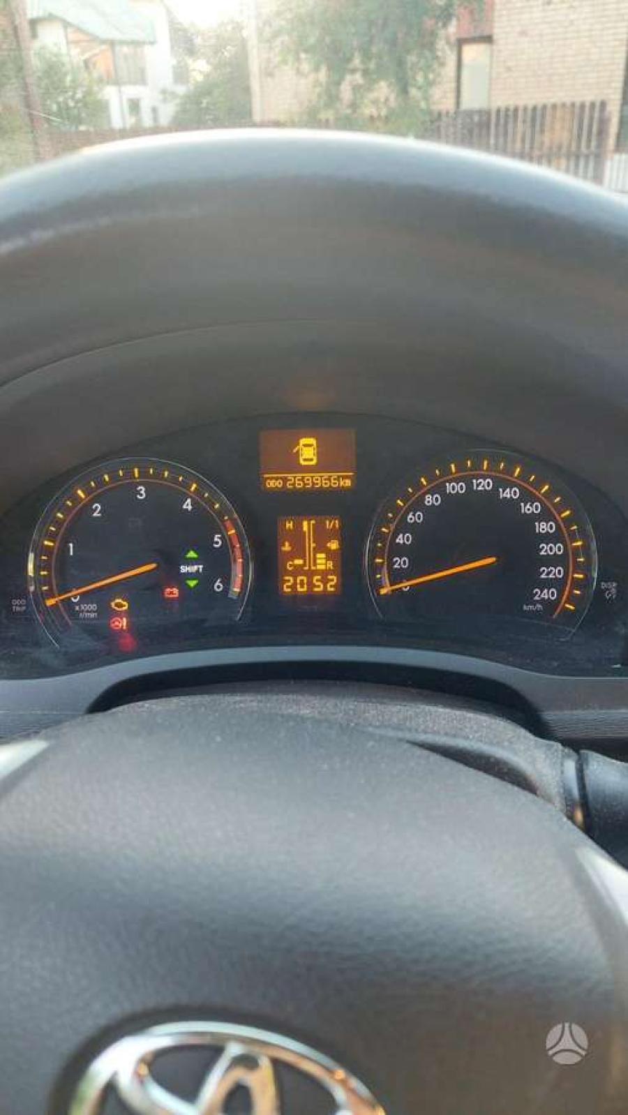 Серый Тойота Авенсис 2011 в Каунас, объемом двигателя 2.00 л и пробегом 270 тыс. км за 3200 €, фото 8 на AUTOMOTO.COM.LV