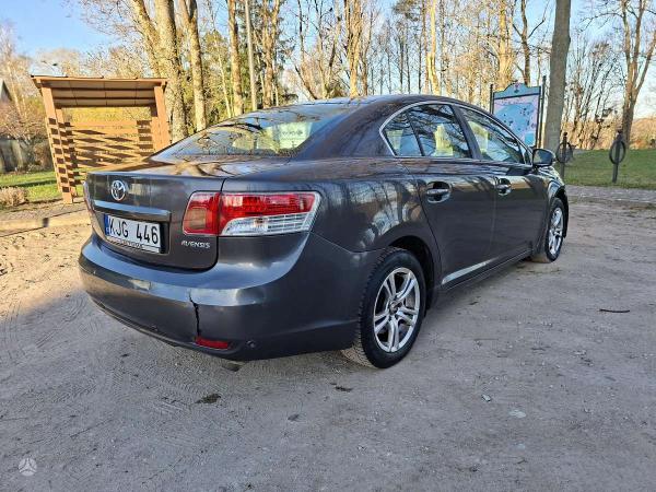 Pelēks Toyota Avensis 2011 Kretinga, ar dzinēja tilpumu 2.00 L un nobraukumu 614 tūkst. km par 1350 €, foto 4 vietnē AUTOMOTO.COM.LV