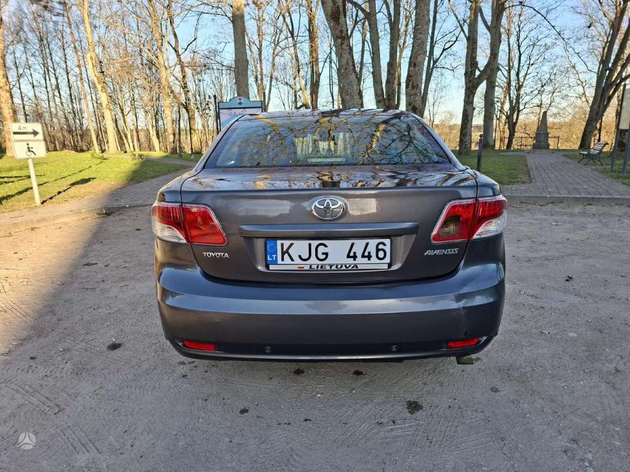 Серый Тойота Авенсис 2011 в Кретинга, объемом двигателя 2.00 л и пробегом 614 тыс. км за 1350 €, фото 6 на AUTOMOTO.COM.LV