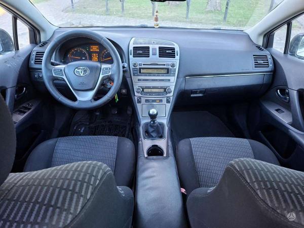 Pelēks Toyota Avensis 2011 Kretinga, ar dzinēja tilpumu 2.00 L un nobraukumu 614 tūkst. km par 1350 €, foto 9 vietnē AUTOMOTO.COM.LV