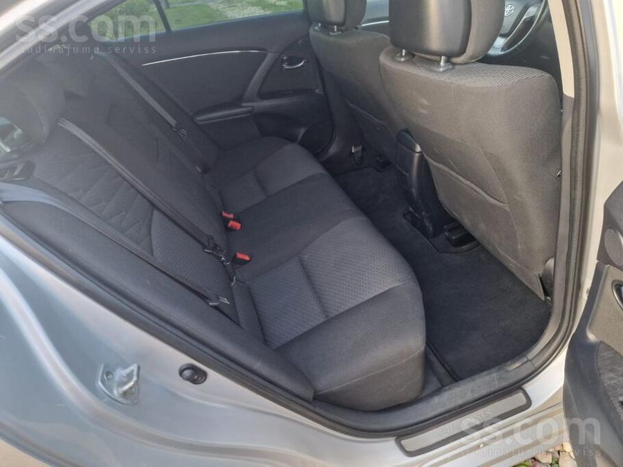 Pelēks Toyota Avensis 2011 Rīga, ar dzinēja tilpumu 2.00 L un nobraukumu 275 tūkst. km par 3600 €, foto 10 vietnē AUTOMOTO.COM.LV