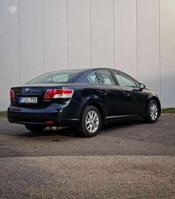 Grey Toyota Avensis 2011 in Vilnius, with an engine capacity of 1.99 L and mileage of 238 thousand km for 4800 €, photo 4 on AUTOMOTO.COM.LV