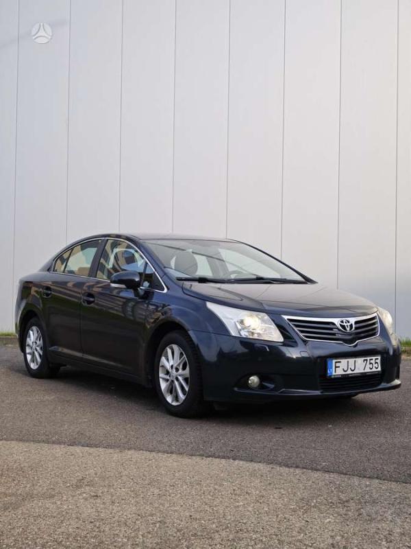 Grey Toyota Avensis 2011 in Vilnius, with an engine capacity of 1.99 L and mileage of 238 thousand km for 4800 €, photo 6 on AUTOMOTO.COM.LV