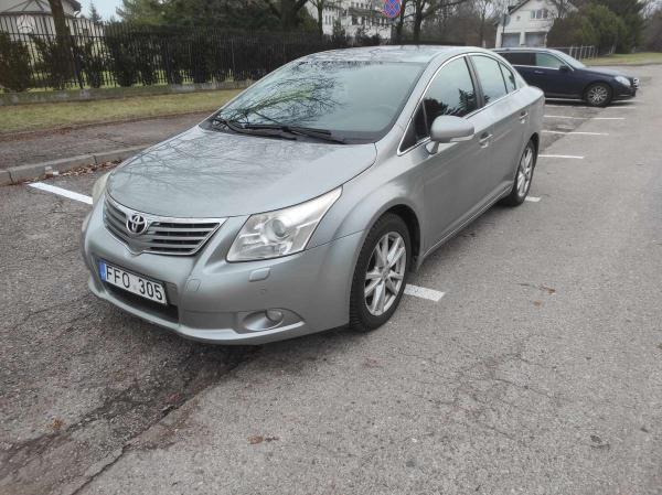 Pelēks Toyota Avensis 2011 Kauņa, ar dzinēja tilpumu 2.00 L un nobraukumu 330 tūkst. km par 3500 €, foto 1 vietnē AUTOMOTO.COM.LV