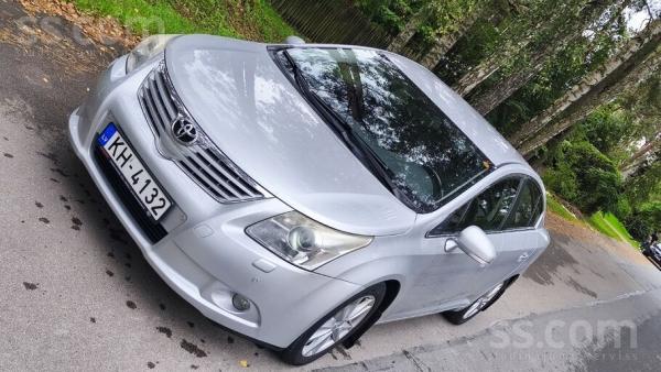 Grey Toyota Avensis 2011 in Jurmala, with an engine capacity of 1.80 L and mileage of 275 thousand km for 3900 €, photo 1 on AUTOMOTO.COM.LV