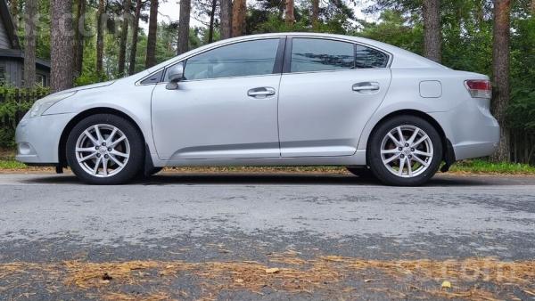 Grey Toyota Avensis 2011 in Jurmala, with an engine capacity of 1.80 L and mileage of 275 thousand km for 3900 €, photo 5 on AUTOMOTO.COM.LV