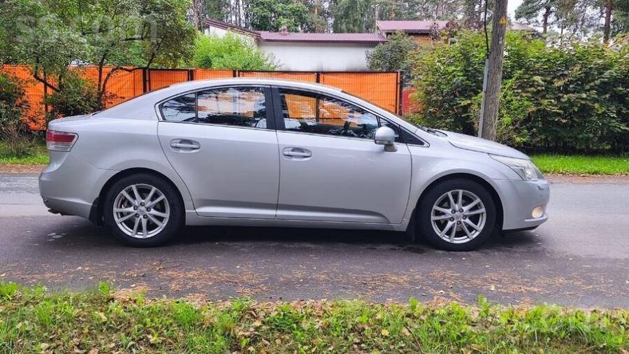Grey Toyota Avensis 2011 in Jurmala, with an engine capacity of 1.80 L and mileage of 275 thousand km for 3900 €, photo 7 on AUTOMOTO.COM.LV
