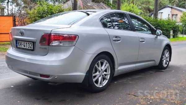 Grey Toyota Avensis 2011 in Jurmala, with an engine capacity of 1.80 L and mileage of 275 thousand km for 3900 €, photo 8 on AUTOMOTO.COM.LV