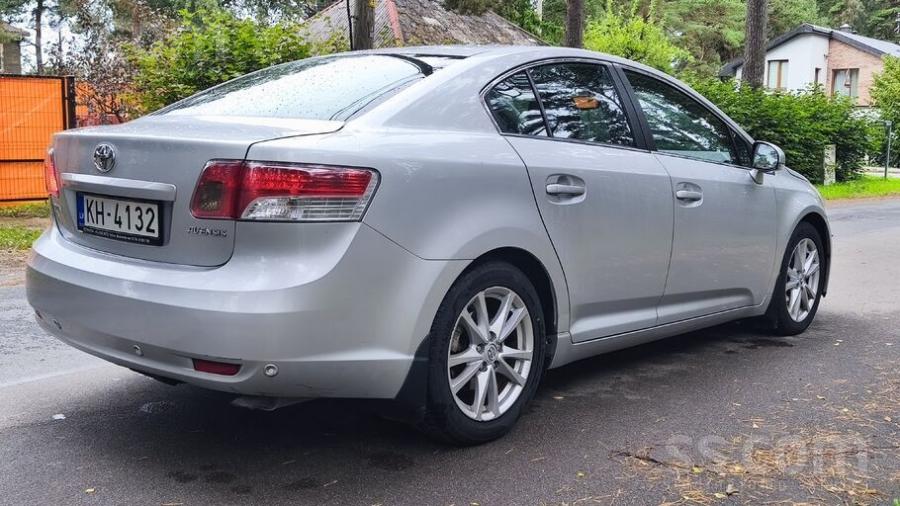 Grey Toyota Avensis 2011 in Jurmala, with an engine capacity of 1.80 L and mileage of 275 thousand km for 3900 €, photo 8 on AUTOMOTO.COM.LV