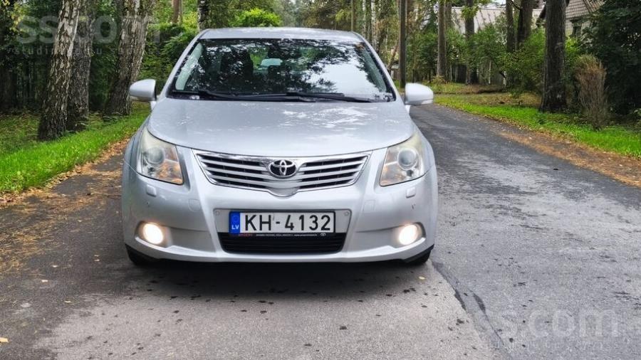 Grey Toyota Avensis 2011 in Jurmala, with an engine capacity of 1.80 L and mileage of 275 thousand km for 3900 €, photo 10 on AUTOMOTO.COM.LV