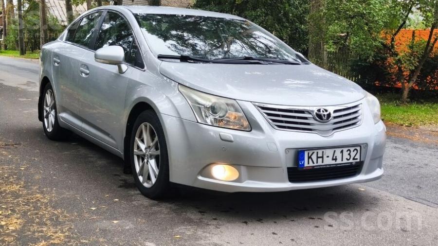 Grey Toyota Avensis 2011 in Jurmala, with an engine capacity of 1.80 L and mileage of 275 thousand km for 3900 €, photo 11 on AUTOMOTO.COM.LV