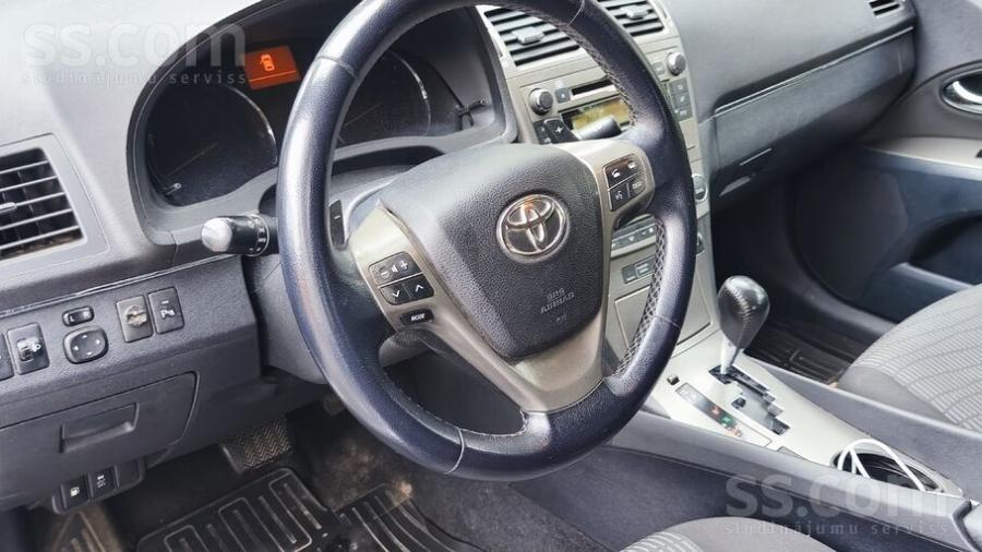 Grey Toyota Avensis 2011 in Jurmala, with an engine capacity of 1.80 L and mileage of 275 thousand km for 3900 €, photo 12 on AUTOMOTO.COM.LV