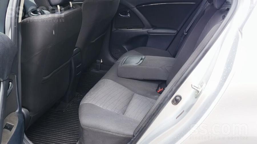 Grey Toyota Avensis 2011 in Jurmala, with an engine capacity of 1.80 L and mileage of 275 thousand km for 3900 €, photo 18 on AUTOMOTO.COM.LV