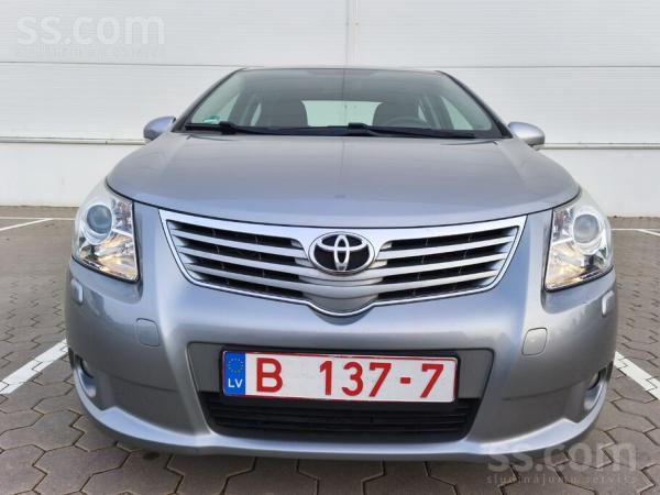 Pelēks Toyota Avensis 2011 Rīga, ar dzinēja tilpumu 2.00 L un nobraukumu 0 tūkst. km par 5600 €, foto 4 vietnē AUTOMOTO.COM.LV