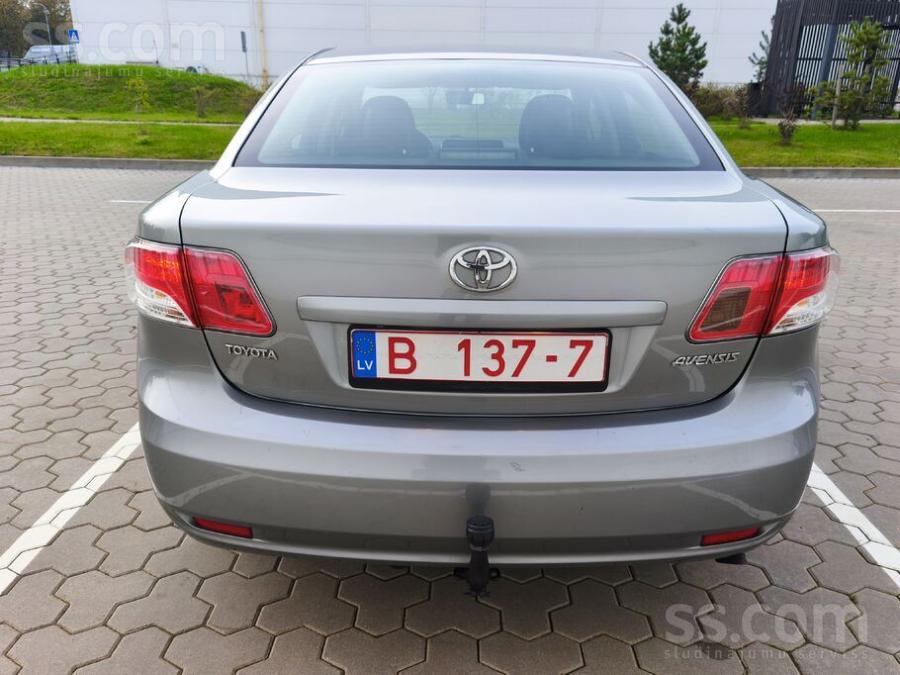 Pelēks Toyota Avensis 2011 Rīga, ar dzinēja tilpumu 2.00 L un nobraukumu 0 tūkst. km par 5600 €, foto 5 vietnē AUTOMOTO.COM.LV
