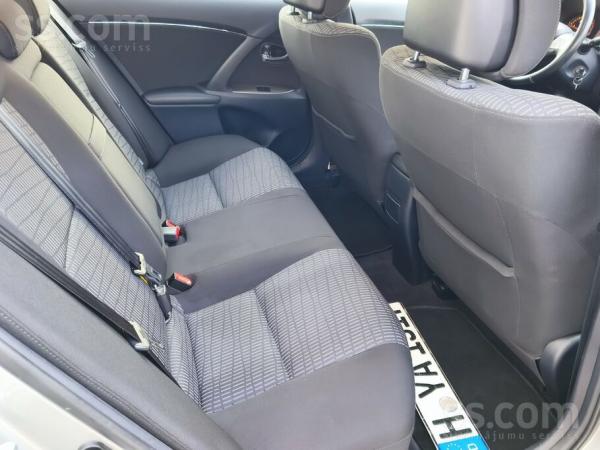 Pelēks Toyota Avensis 2011 Rīga, ar dzinēja tilpumu 2.00 L un nobraukumu 0 tūkst. km par 5600 €, foto 11 vietnē AUTOMOTO.COM.LV