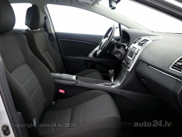 Pelēks Toyota Avensis 2012 Tallina, ar dzinēja tilpumu 1.80 L un nobraukumu 219 tūkst. km par 4499 €, foto 6 vietnē AUTOMOTO.COM.LV