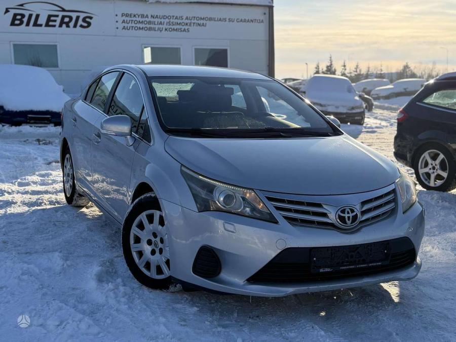 Grey Toyota Avensis 2012 in Utena, with an engine capacity of 1.60 L and mileage of 280 thousand km for 4290 €, photo 1 on AUTOMOTO.COM.LV