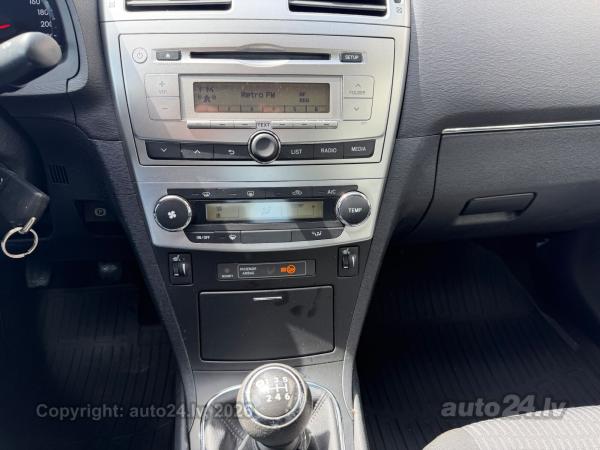 Pelēks Toyota Avensis 2012 Veru, ar dzinēja tilpumu 1.60 L un nobraukumu 164 tūkst. km par 6490 €, foto 8 vietnē AUTOMOTO.COM.LV
