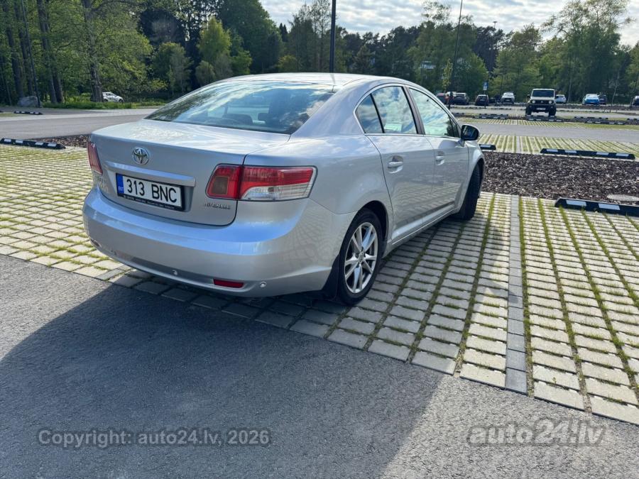 Pelēks Toyota Avensis 2012 Mardu, ar dzinēja tilpumu 1.80 L un nobraukumu 215 tūkst. km par 6200 €, foto 4 vietnē AUTOMOTO.COM.LV