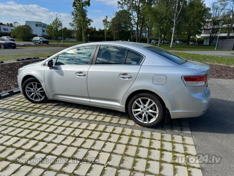 Pelēks Toyota Avensis 2012 Mardu, ar dzinēja tilpumu 1.80 L un nobraukumu 215 tūkst. km par 6200 €, foto 5 vietnē AUTOMOTO.COM.LV