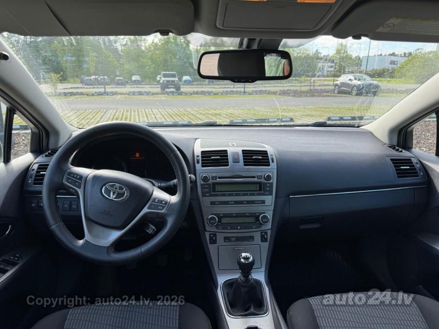 Pelēks Toyota Avensis 2012 Mardu, ar dzinēja tilpumu 1.80 L un nobraukumu 215 tūkst. km par 6200 €, foto 7 vietnē AUTOMOTO.COM.LV