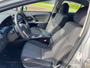 Pelēks Toyota Avensis 2012 Mardu, ar dzinēja tilpumu 1.80 L un nobraukumu 215 tūkst. km par 6200 €, foto 8 vietnē AUTOMOTO.COM.LV